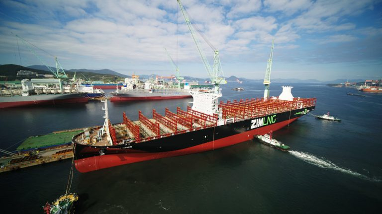 Các hãng tàu container chứng kiến thu nhập giảm 90% trong quý hai